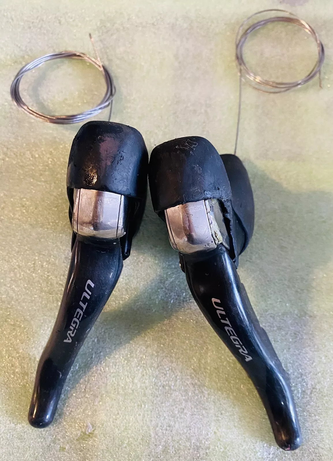 Shimano Ultegra ST-6700 shiftersShimano Ultegra ST-6700 STI Shifters ...